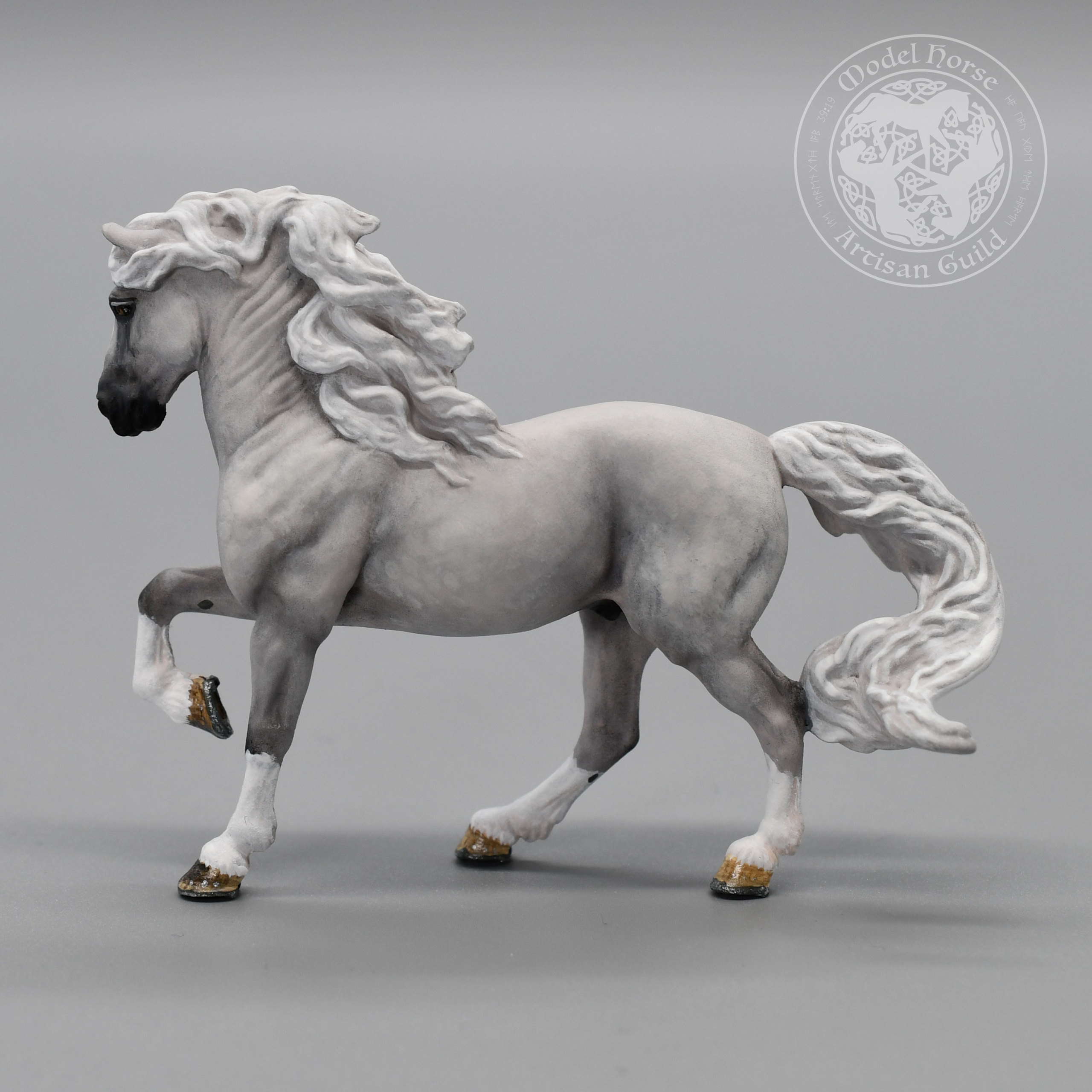 Light Grey "Araul" - Welsh Cob Stallion - Stablemate Scale