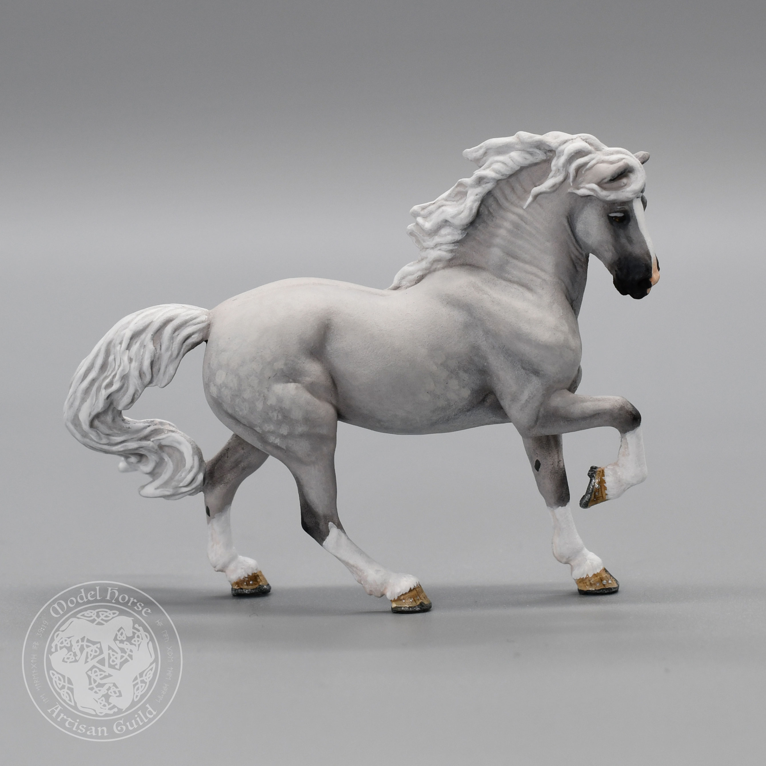 Light Grey "Araul" - Welsh Cob Stallion - Stablemate Scale